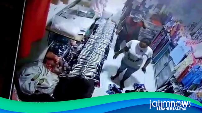 Aksi Pria Dan Wanita Mencuri Hp Di Mojokerto Terekam Cctv