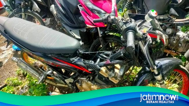 Biker Satria FU Tewas Usai Bersenggolan dengan Motor Misterius di Pasuruan