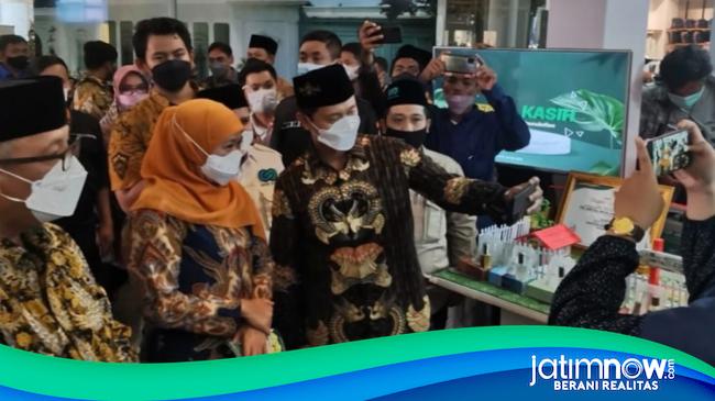 Tutup OPOP, Khofifah Berharap Pesantren Jatim Hasilkan 1000 Produk