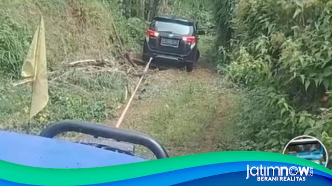 Viral, Misteri Mobil Tersesat di Kebun Jeruk Gegara Ikuti Google Maps Viral, Misteri Mobil Tersesat di Kebun Jeruk Gegara Ikuti Google Maps