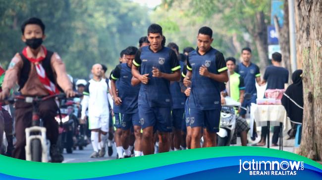 Gresik United Jalani Cross Country di Bukit Pucem