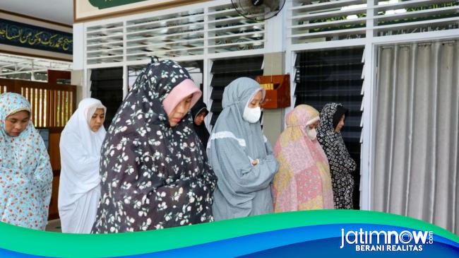 Bupati Banyuwangi Gelar Salat Gaib dan Doa untuk Almarhum Tjahjo Kumolo Bupati Banyuwangi Gelar Salat Gaib dan Doa untuk Almarhum Tjahjo Kumolo