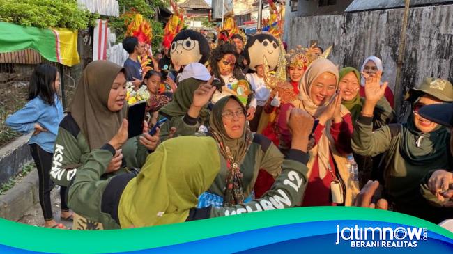 Kemeriahan Pesta Rakyat hingga Karnaval di Surabaya, Hadiahnya Bikin ...