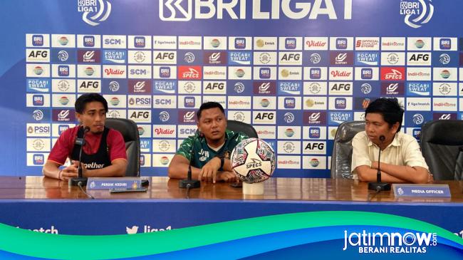 Javier Roca Tak Hadiri Jumpa Pers, Sinyal Mundur dari Persik Kediri Menguat