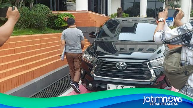 Keluar Ruang Operator CCTV DPRD Jatim, KPK: Terima Kasih, Awas Hati-hati