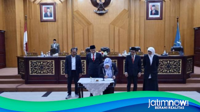 Perda Kemiskinan Surabaya Disahkan, DPRD Minta Pemkot Segera Terbitkan ... Perda Kemiskinan Surabaya Disahkan, DPRD Minta Pemkot Segera Terbitkan ...