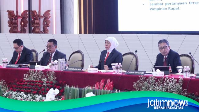 Bank Jatim Bagikan Dividen Rp816 Miliar Bank Jatim Bagikan Dividen Rp816 Miliar