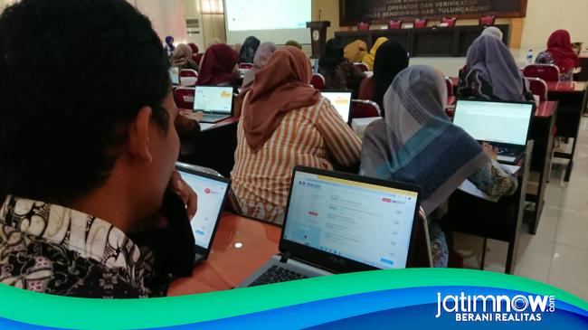 Operator PPDB SMP dan SD di Tulungagung Digembleng Bimtek