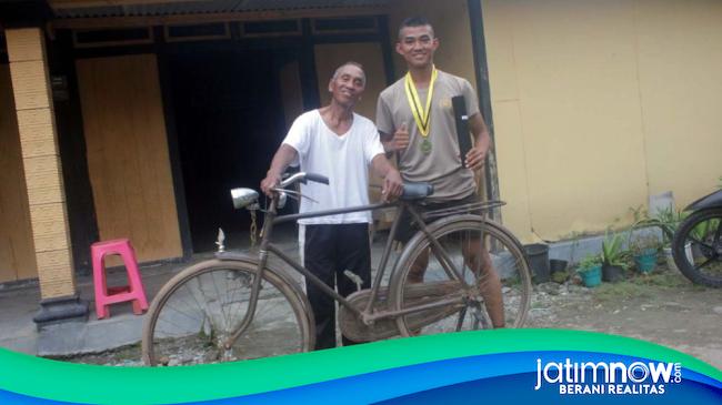 Kisah Anak Kuli Bangunan asal Ngawi Jadi Polisi Kisah Anak Kuli Bangunan asal Ngawi Jadi Polisi