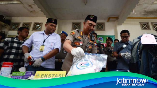Jejak Bandar Sindikat Narkoba Malaysia-Surabaya yang Ditembak Mati Jejak Bandar Sindikat Narkoba Malaysia-Surabaya yang Ditembak Mati