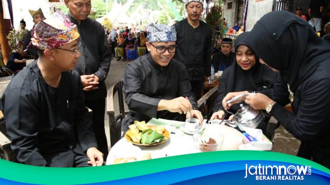 Ini Dia Festival Sumping Kopi Pait di Kaki Gunung Ijen Banyuwangi
