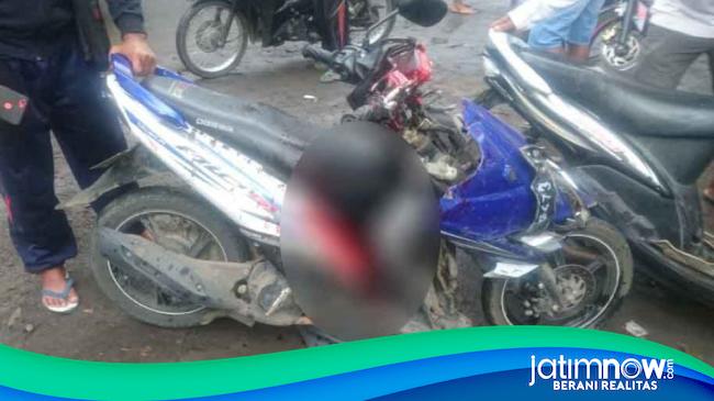 Motor Tabrak Dump Truk di Pasuruan, Satu Orang Tewas dan Satu Luka Motor Tabrak Dump Truk di Pasuruan, Satu Orang Tewas dan Satu Luka