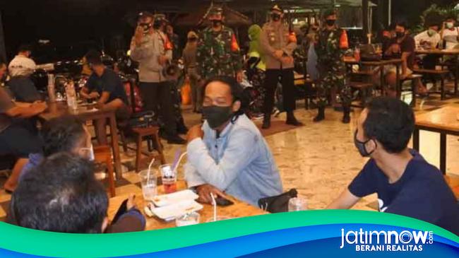 Cegah Corona, Puluhan Cafe dan Warkop di Manyar Gresik Dirazia Cegah Corona, Puluhan Cafe dan Warkop di Manyar Gresik Dirazia