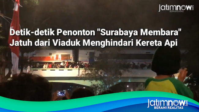 Video: Detik-detik Penonton 'Surabaya Membara' Jatuh dari Viaduk