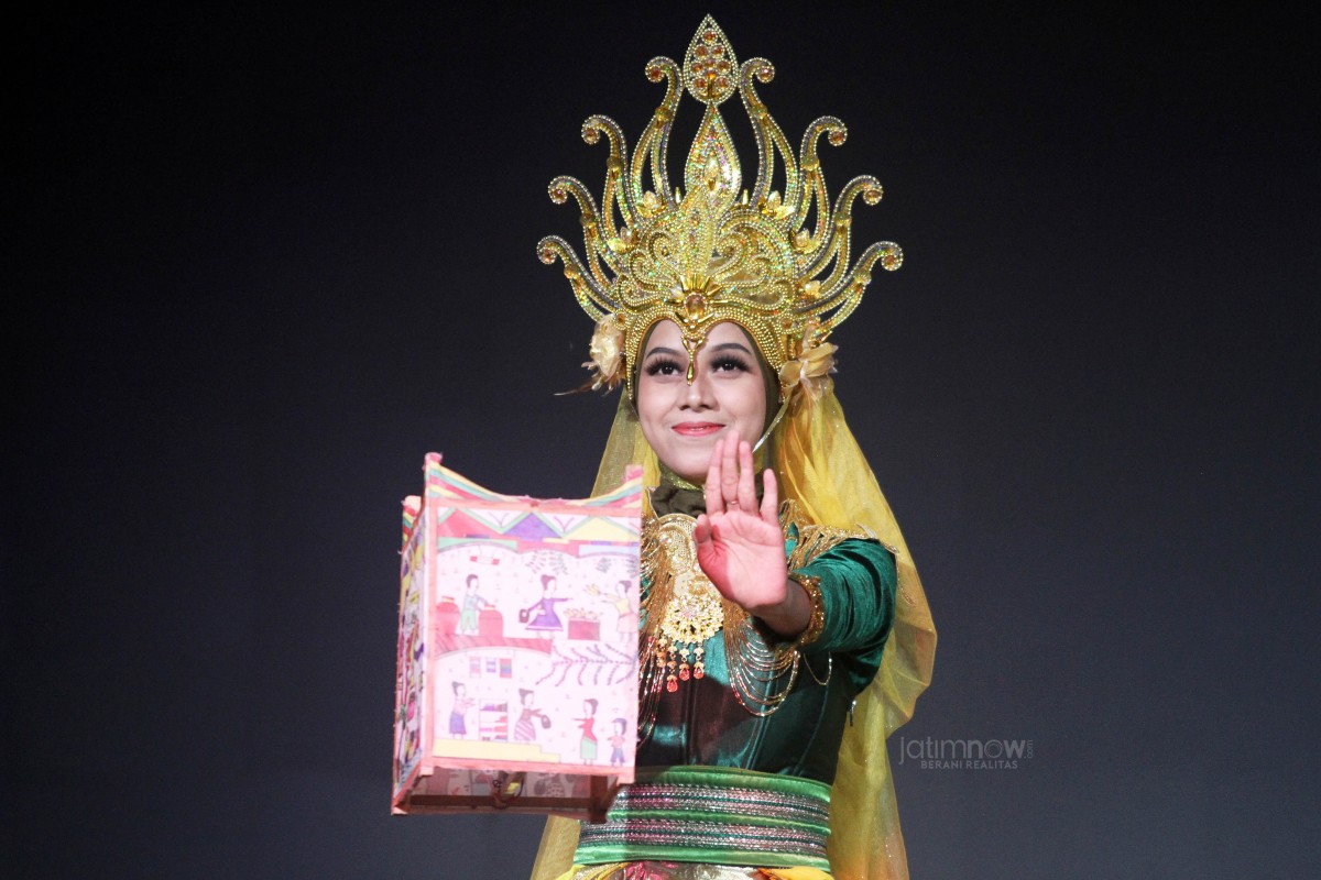 FOTO: Tari Damar Kurung Sanggar Seni Nyai Ageng Pinatih Gresik FOTO: Tari Damar Kurung Sanggar Seni Nyai Ageng Pinatih Gresik