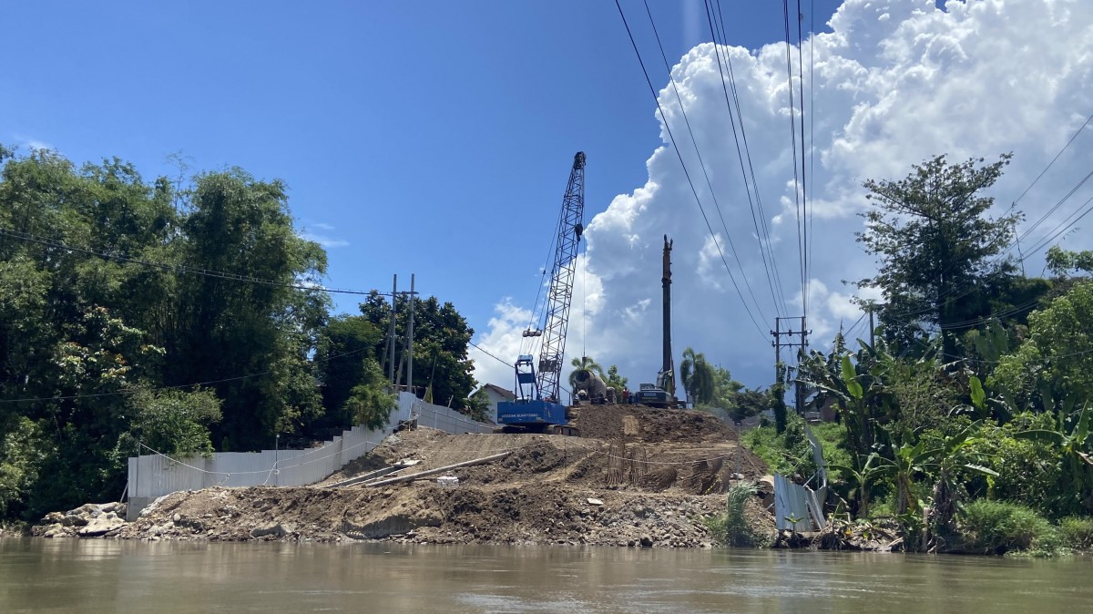 FOTO: Progres Pembangunan Jembatan Bandar Ngalim Kediri FOTO: Progres Pembangunan Jembatan Bandar Ngalim Kediri